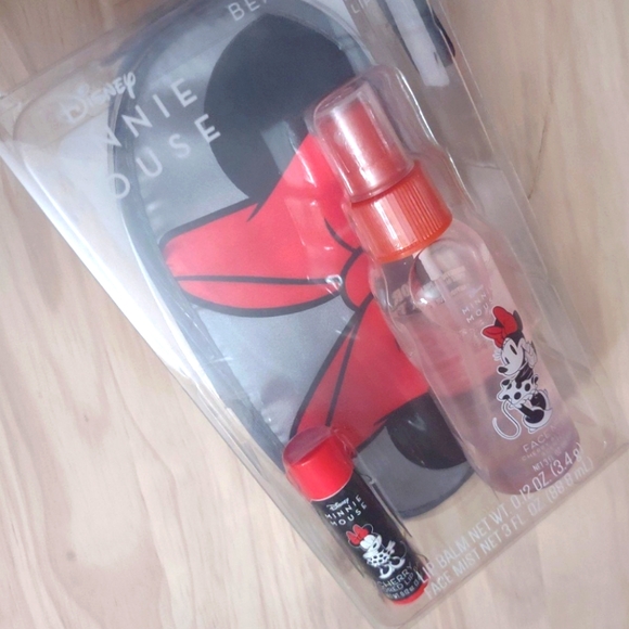 Disney | Makeup | Minnie Mouse Disney Beauty Skincare Sleep Mask Lip ...